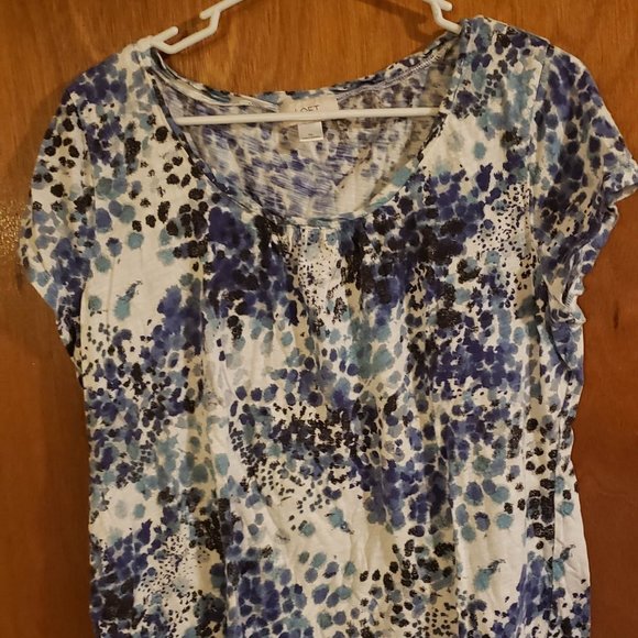 LOFT | Tops | Loft T Shirt Xl Abstract Print | Poshmark